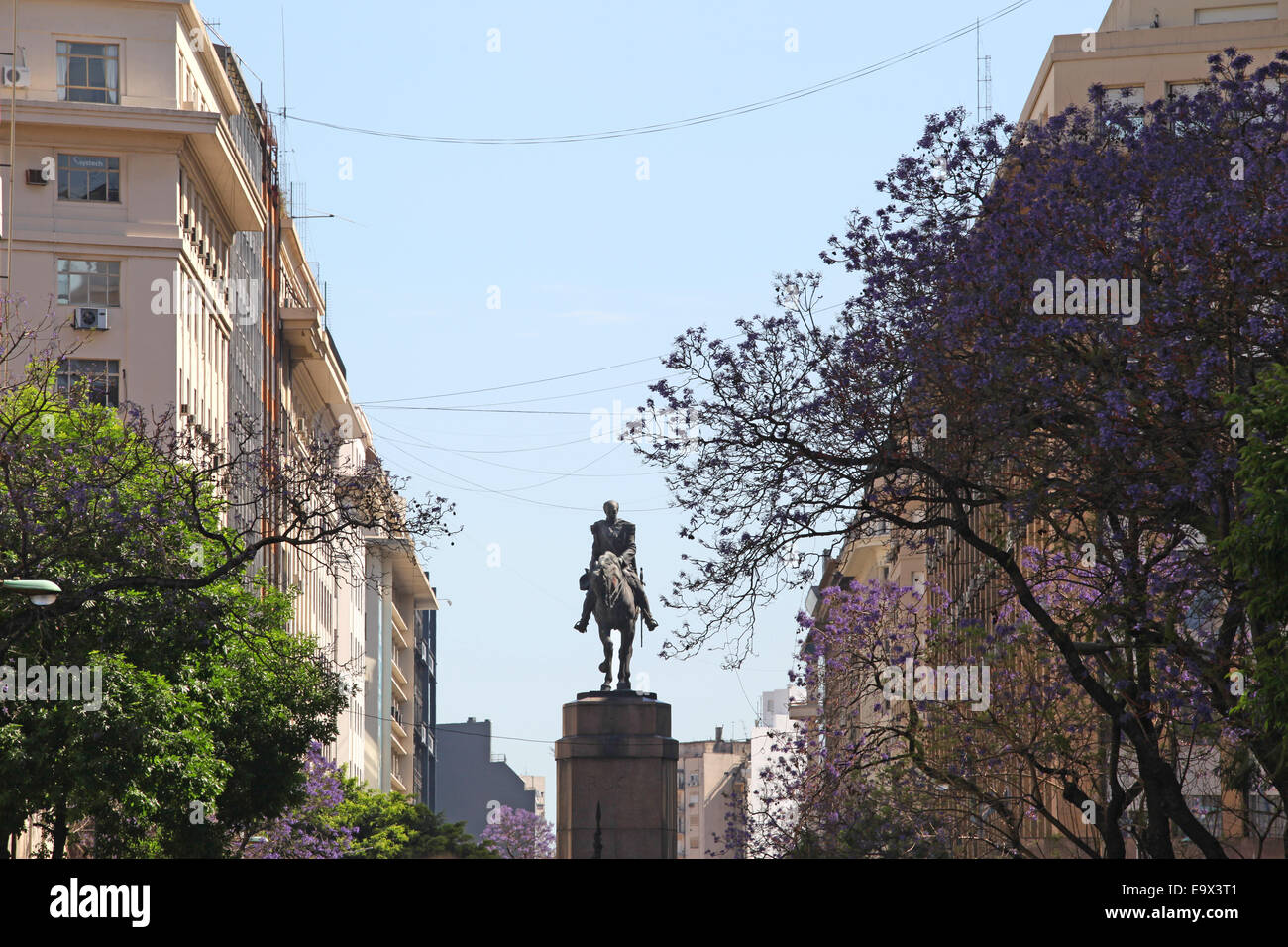 Sculpture in homage to the ex-president Julio Argentino Roca. Diagonal ...