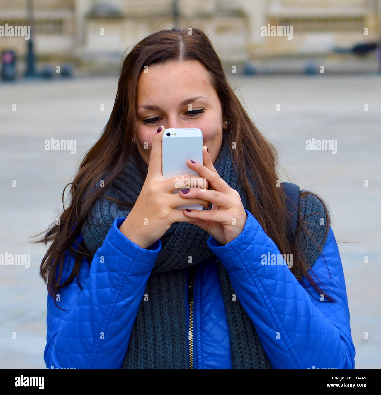 Young person with phone hi-res stock photography and images - Alamy