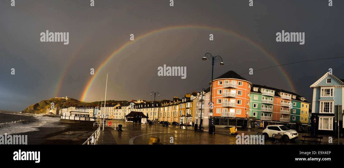 Aberystwyth, Wales, UK. 3rd November, 2014. Cold windy and very wet ...