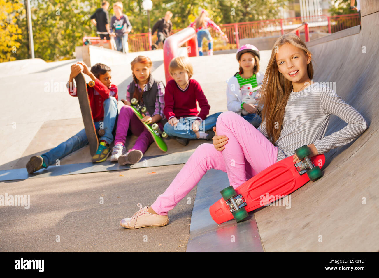 Child skateboarding skate park hi-res stock photography and images - Alamy