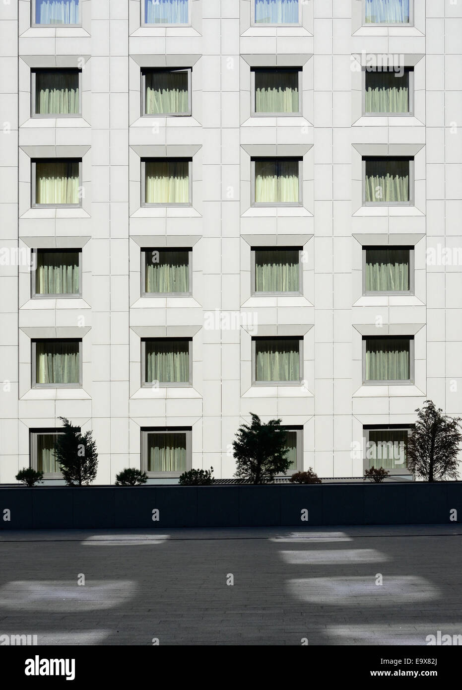 window wall building Stock Photo - Alamy