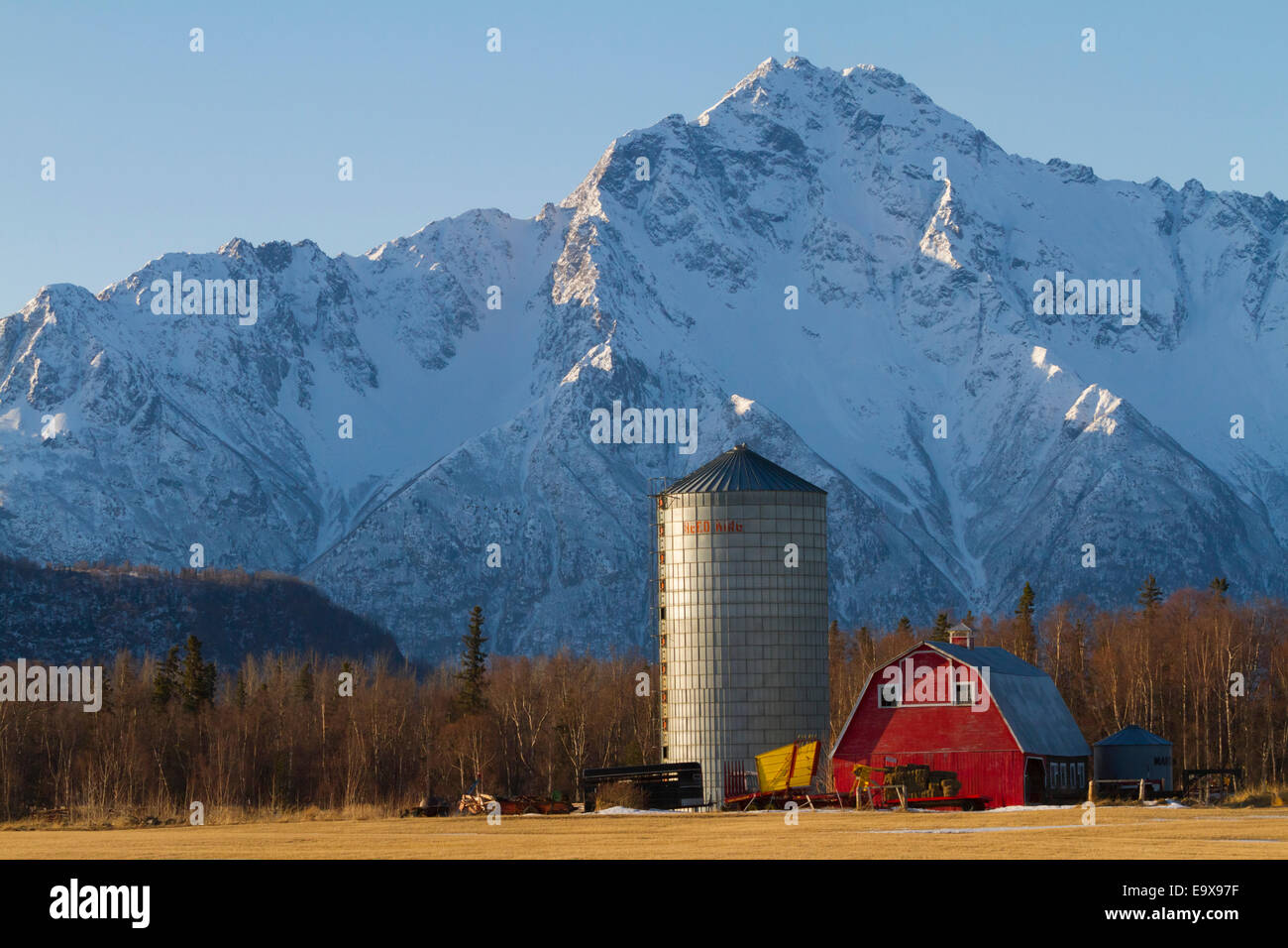 Farm barn exterior hi-res stock photography and images - Alamy