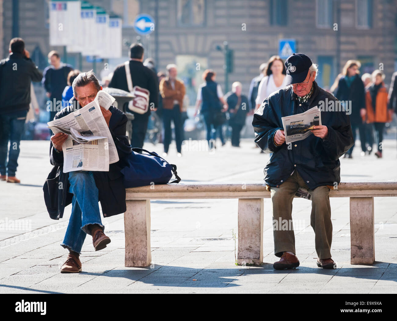 Reading bench rome hi-res stock photography and images - Alamy