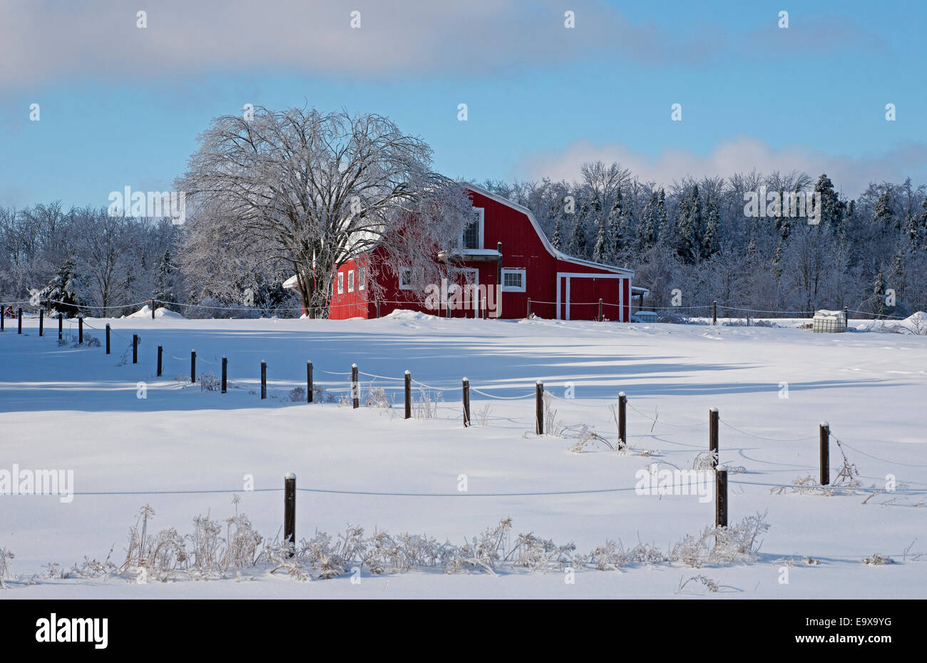 Red barn in winter; Waterloo, Quebec, Canada Stock Photo - Alamy