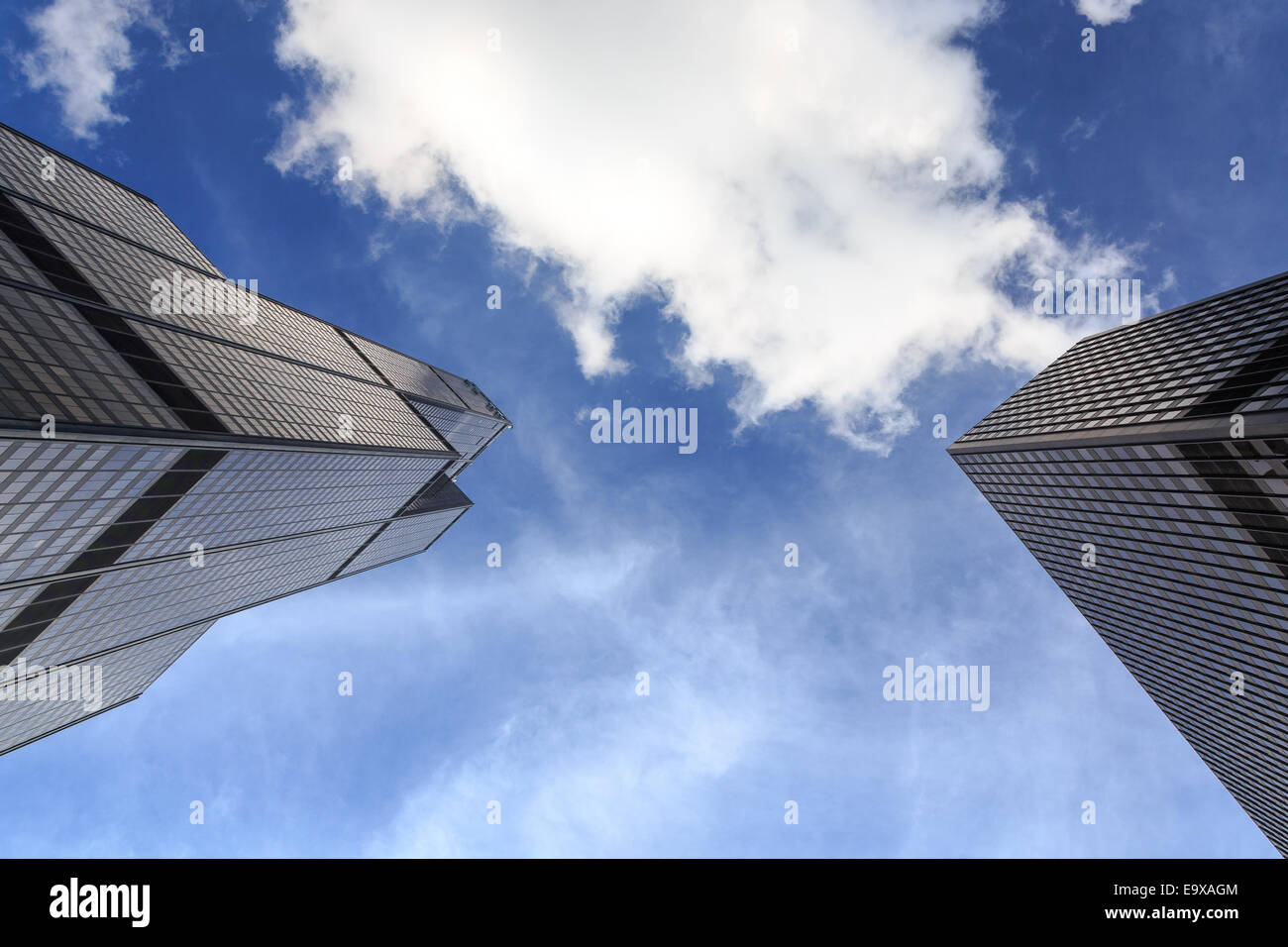 Mid century skyscraper hi-res stock photography and images - Alamy