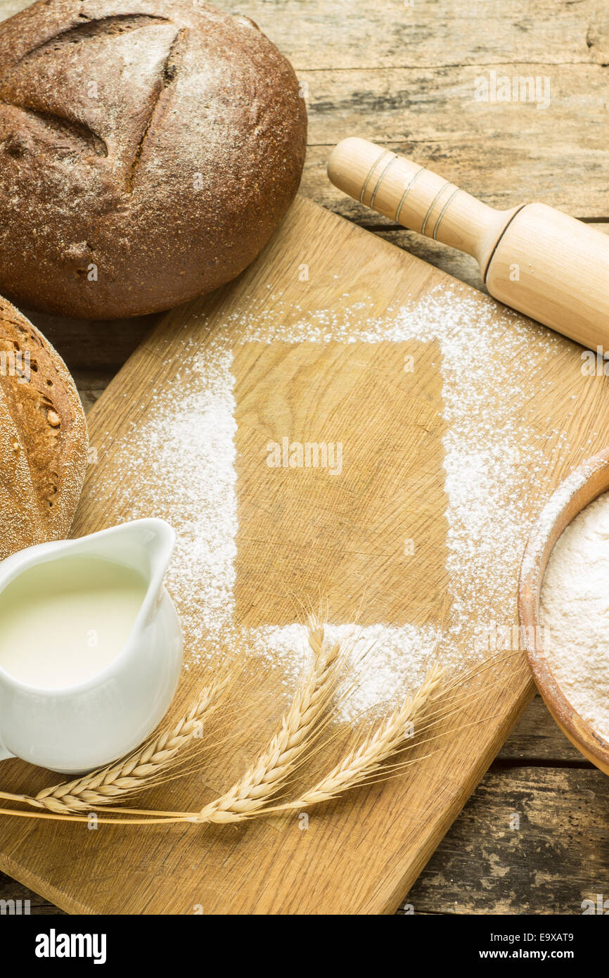 Bakery background with flour frame on board Stock Photo - Alamy