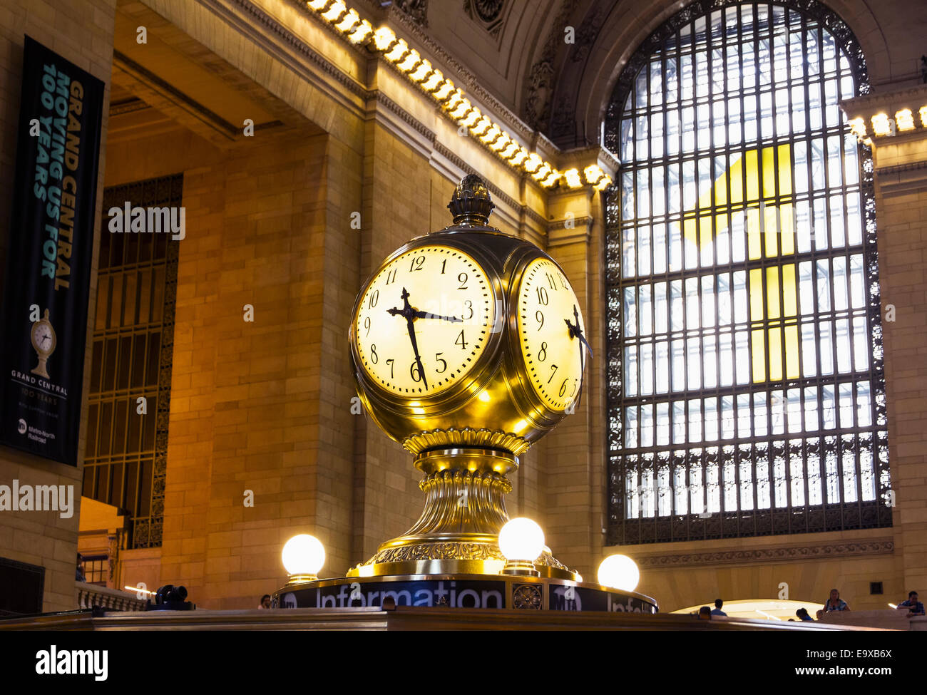 Clock on the Main Concourse of Grand Central Terminal (Grand Central ...