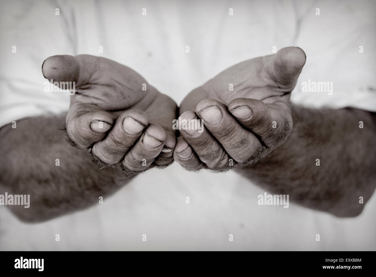 Farmers hands hi-res stock photography and images - Alamy