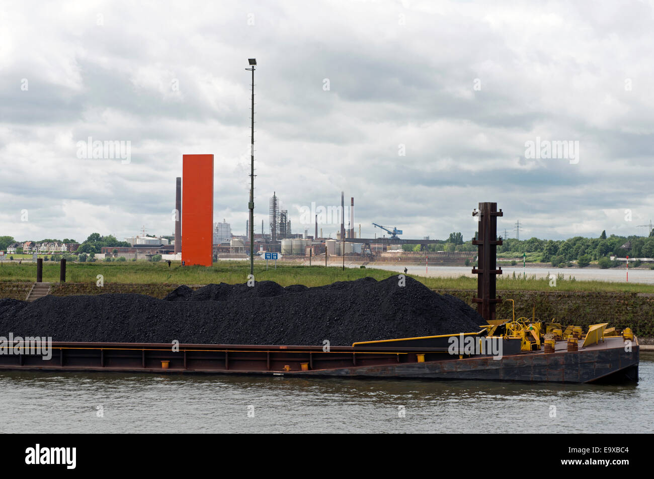 Coal loaded barges hi-res stock photography and images - Alamy