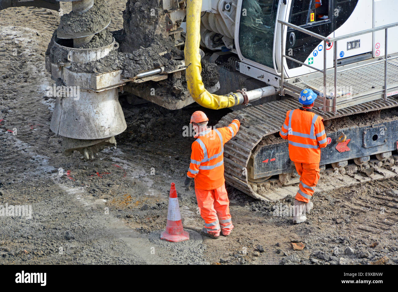 Uk concrete foundation hi-res stock photography and images - Alamy
