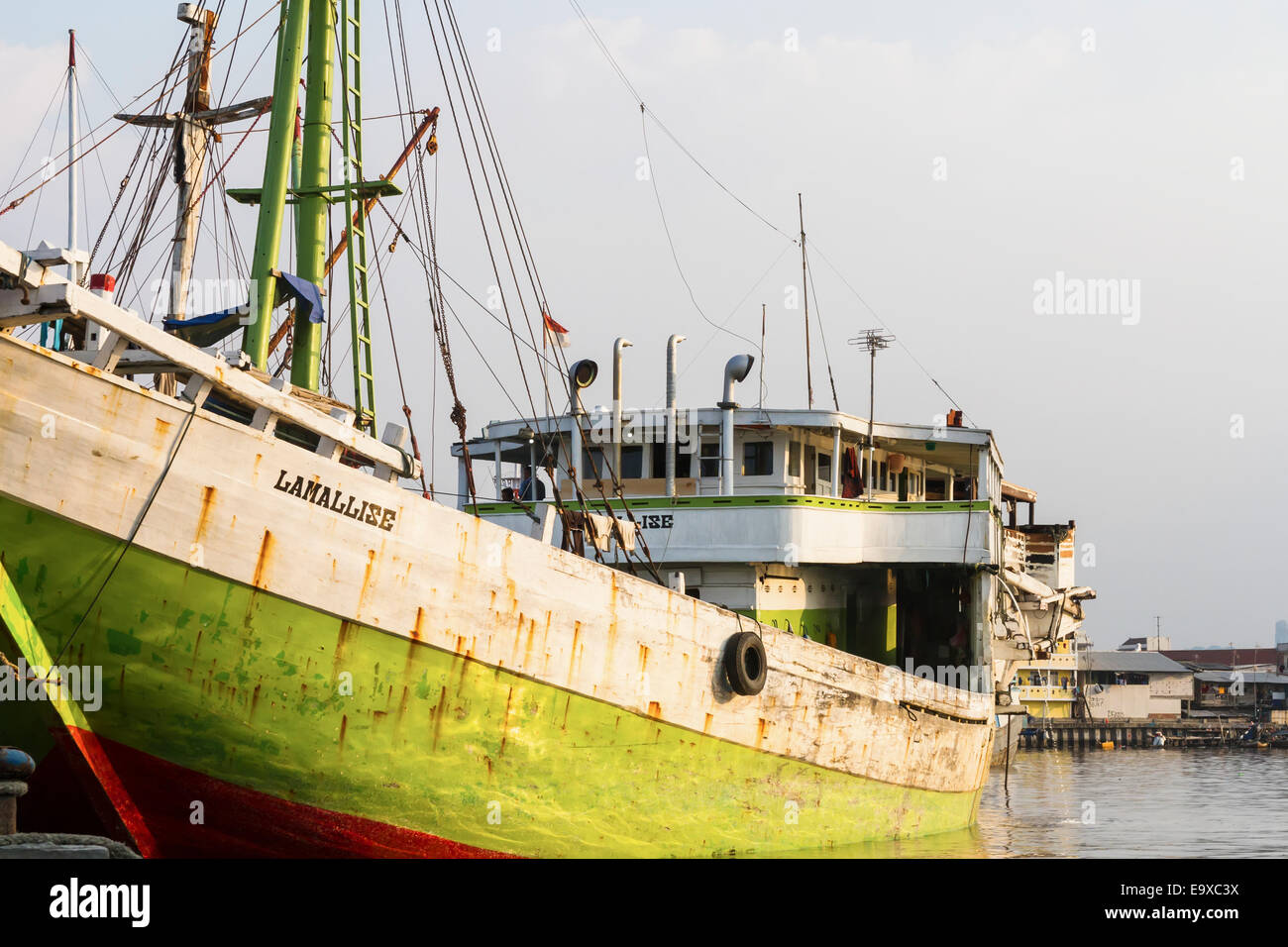 Cargo sailing ship hi-res stock photography and images - Alamy