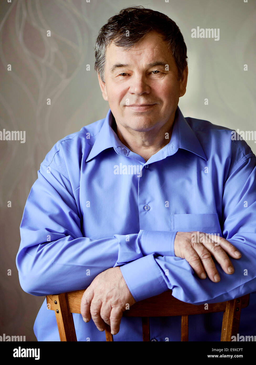 Portrait of smiling senior man Stock Photo - Alamy