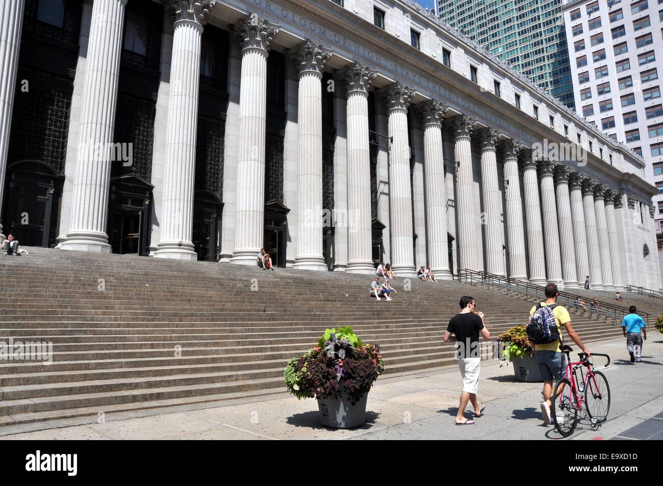 NYC: The main United States Postal Service headquarters building with ...