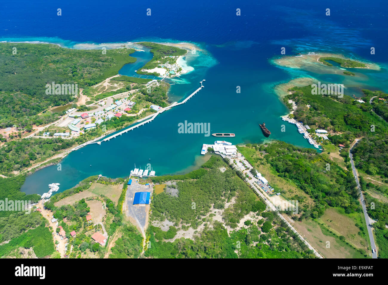 Aerial photo of the island of Roatan, Honduras Stock Photo - Alamy