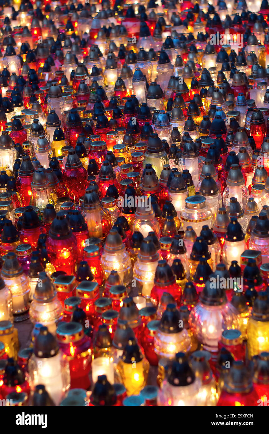 Candle cemetery hi-res stock photography and images - Alamy