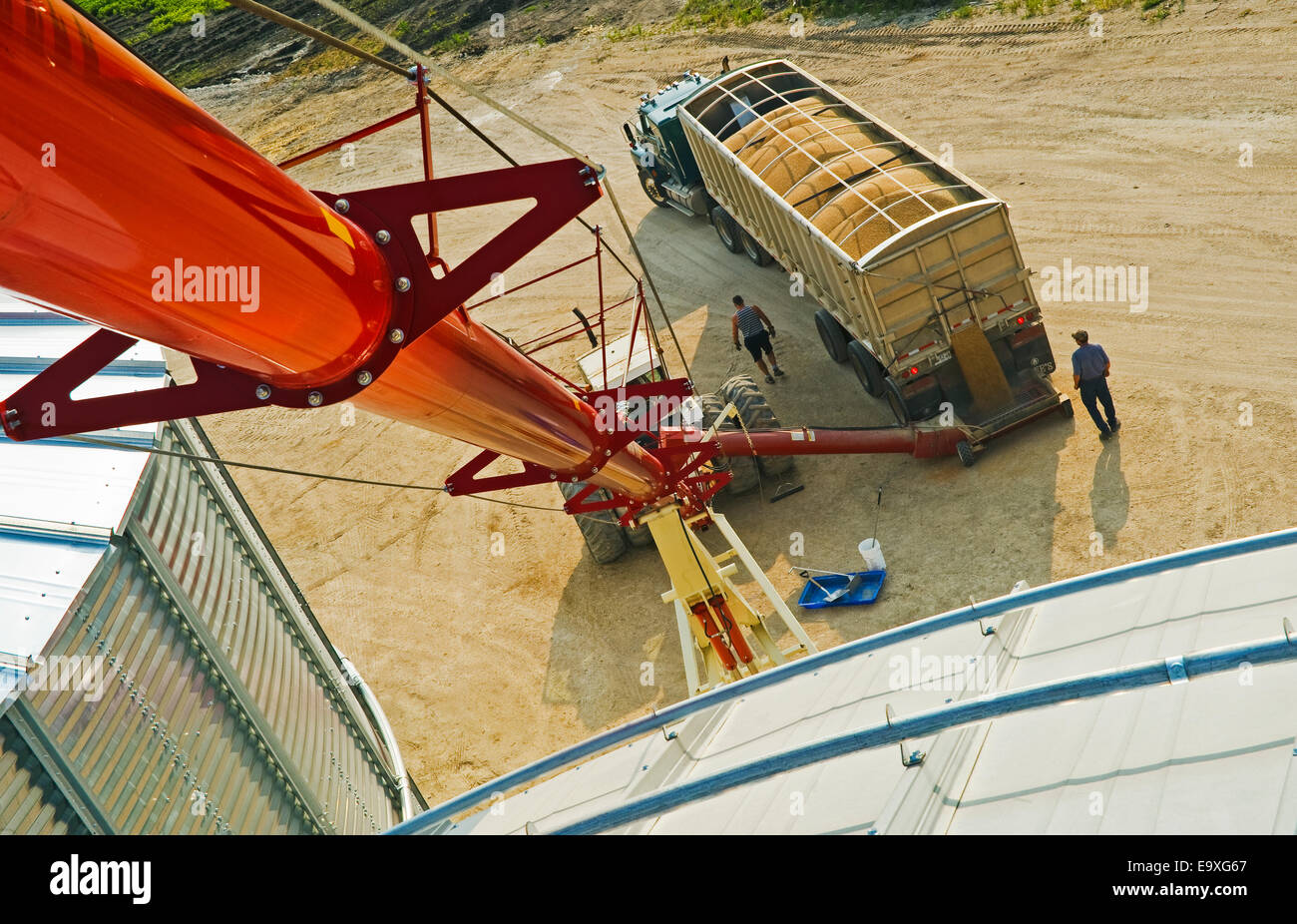 Truck unloading grain bins hi-res stock photography and images - Alamy