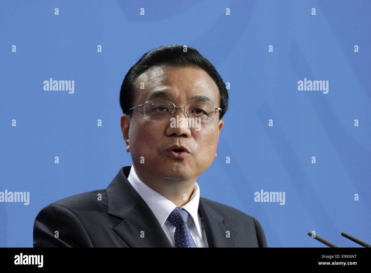 Li Keqiang and Angela Merkel hold press conference during official ...
