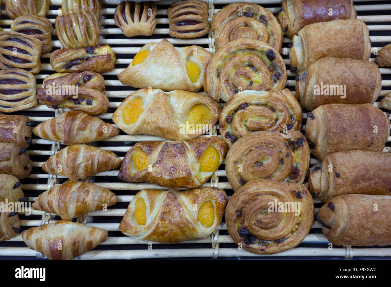 Nuts show hi-res stock photography and images - Alamy