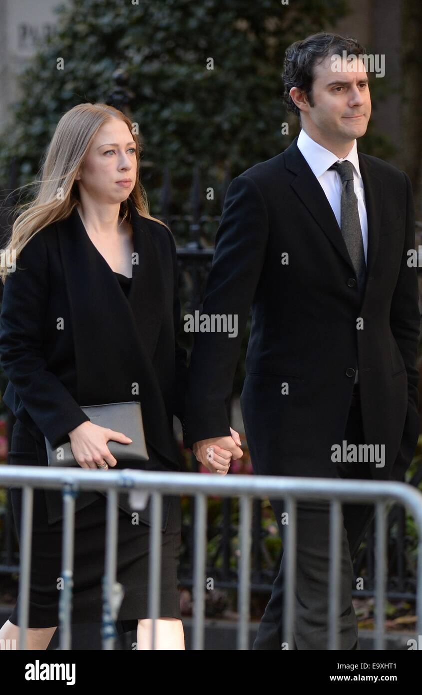 Chelsea clinton and marc mezvinsky hi-res stock photography and images ...
