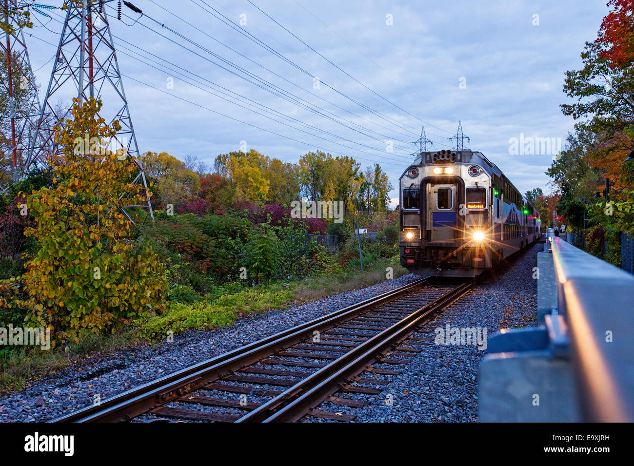 Train canada scenery hi-res stock photography and images - Alamy