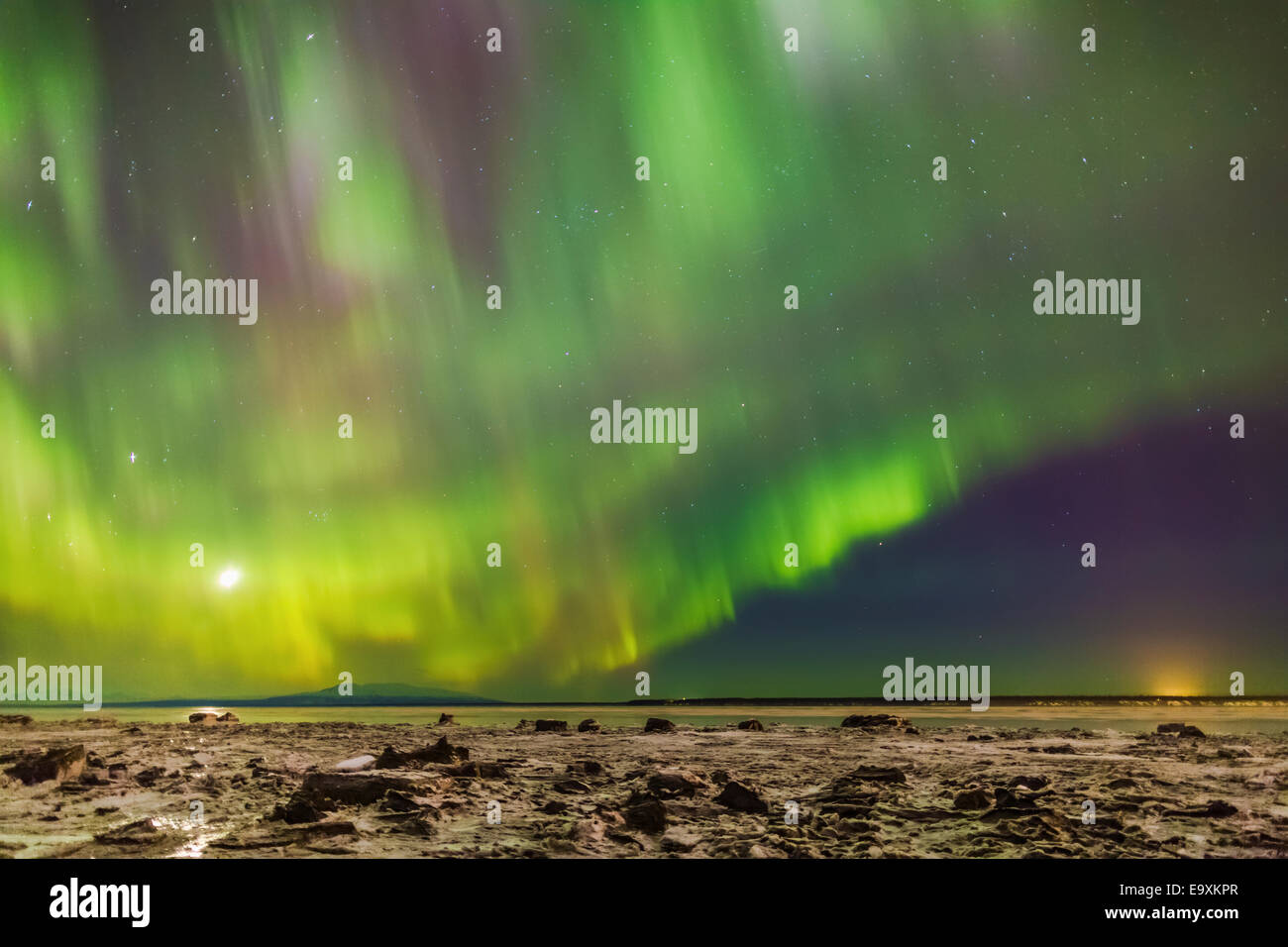 Alaska northern lights over the ocean hi-res stock photography and ...