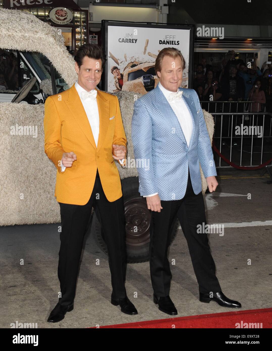 Los Angeles, CA, USA. 3rd Nov, 2014. Jim Carrey, Jeff Daniels at ...