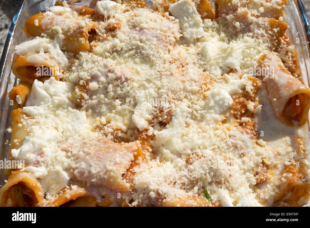 Large portion pasta hi-res stock photography and images - Alamy