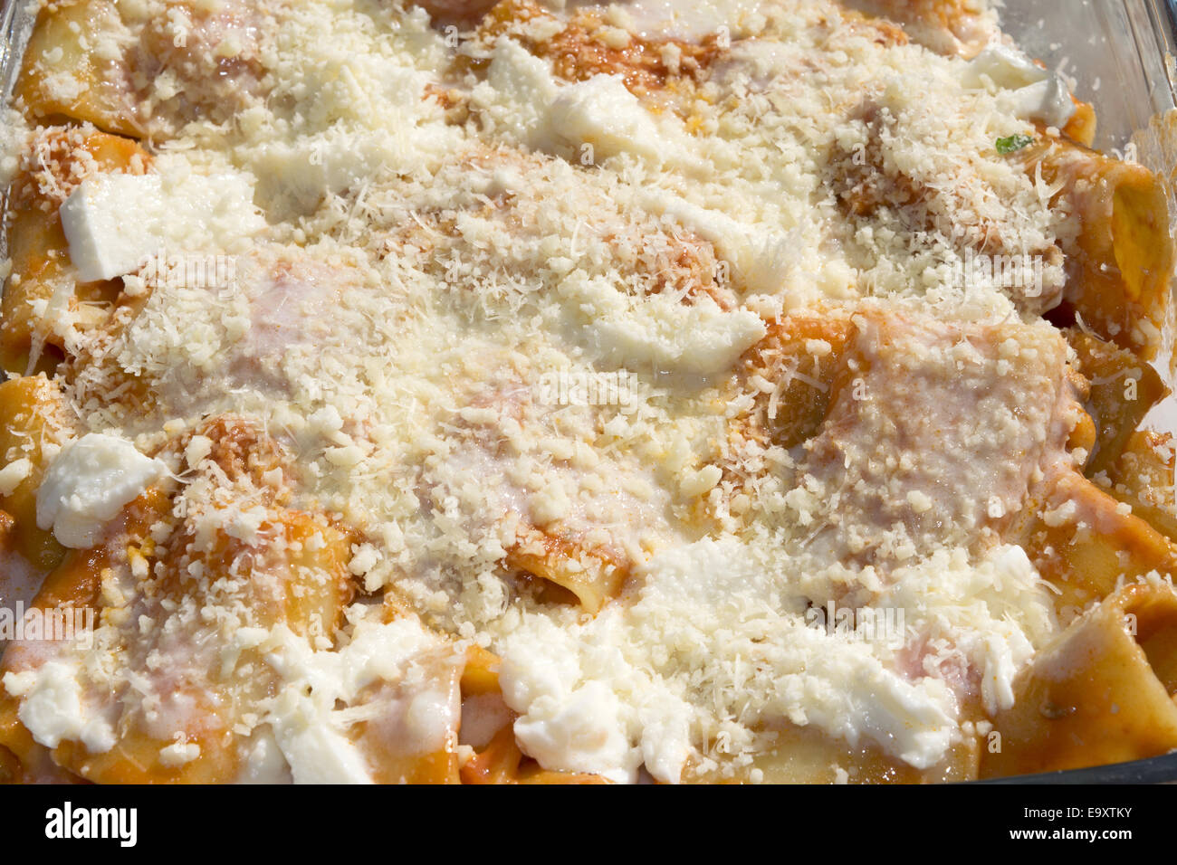 Large portion pasta hi-res stock photography and images - Alamy