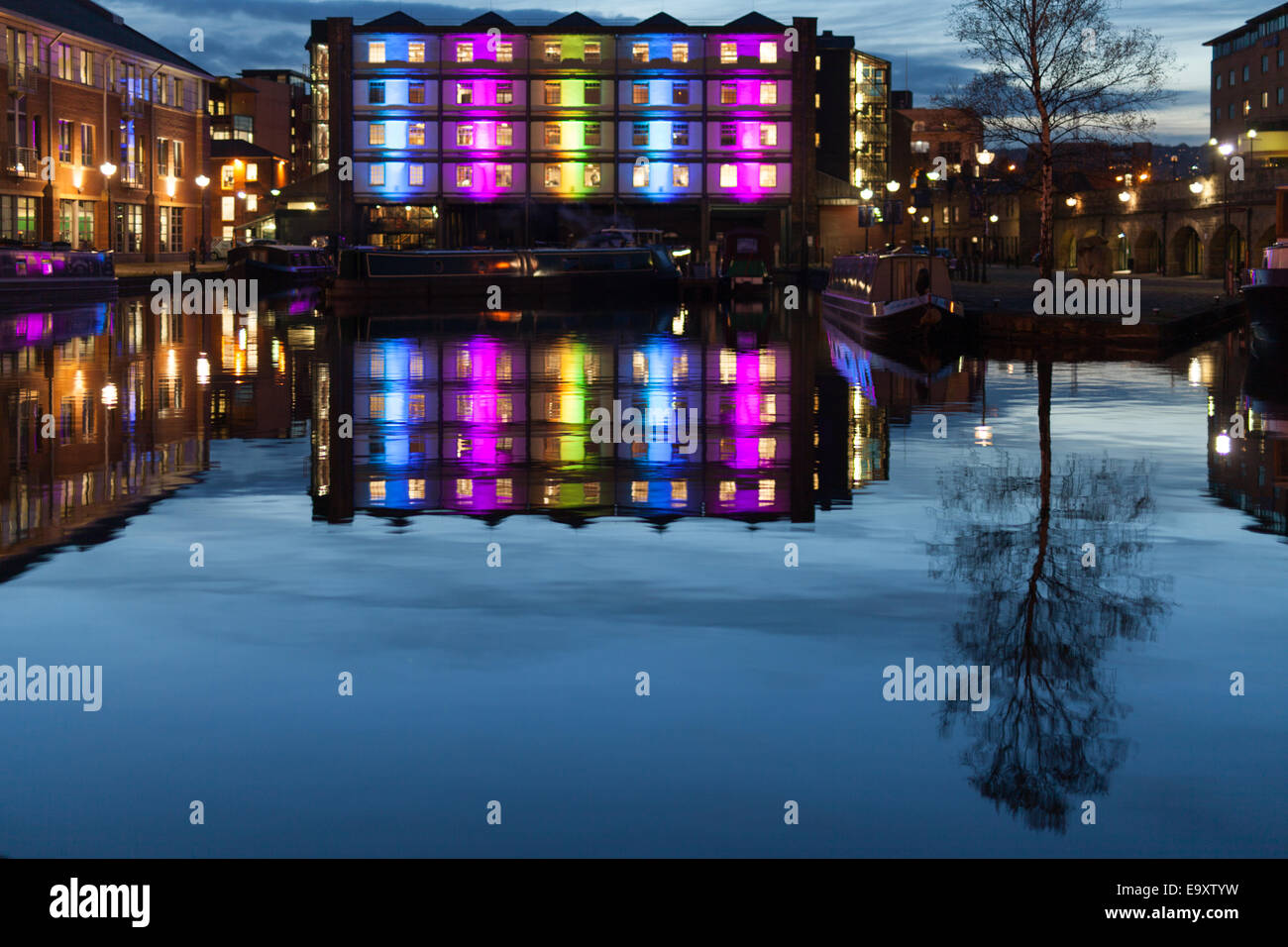 The Straddle Building at Sheffield Canal Basin,Victoria Quays ...