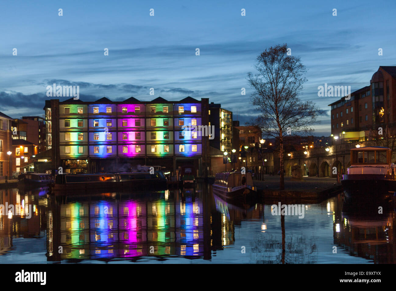 The Straddle Building at Sheffield Canal Basin,Victoria Quays ...