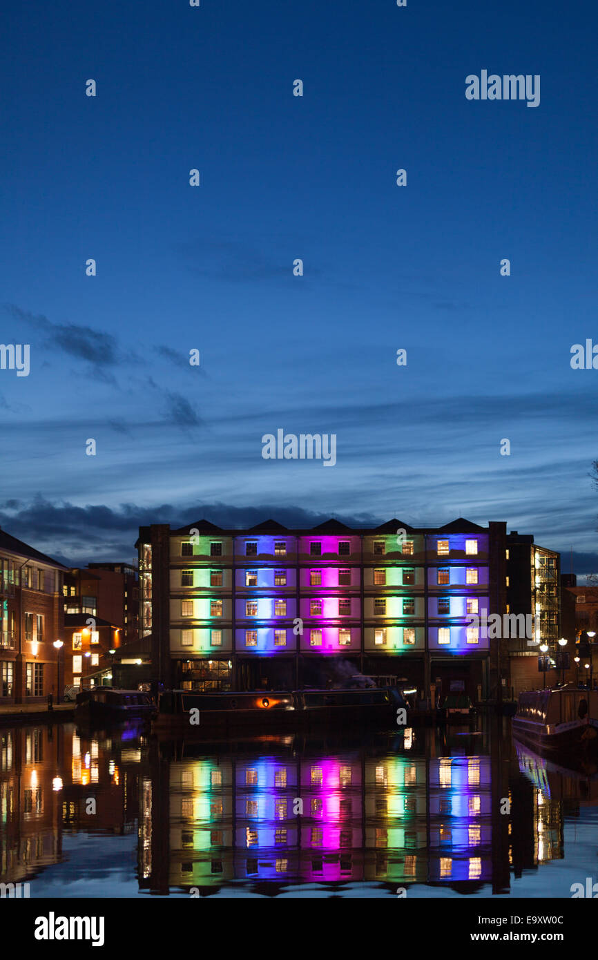 The Straddle Building at Sheffield Canal Basin,Victoria Quays ...