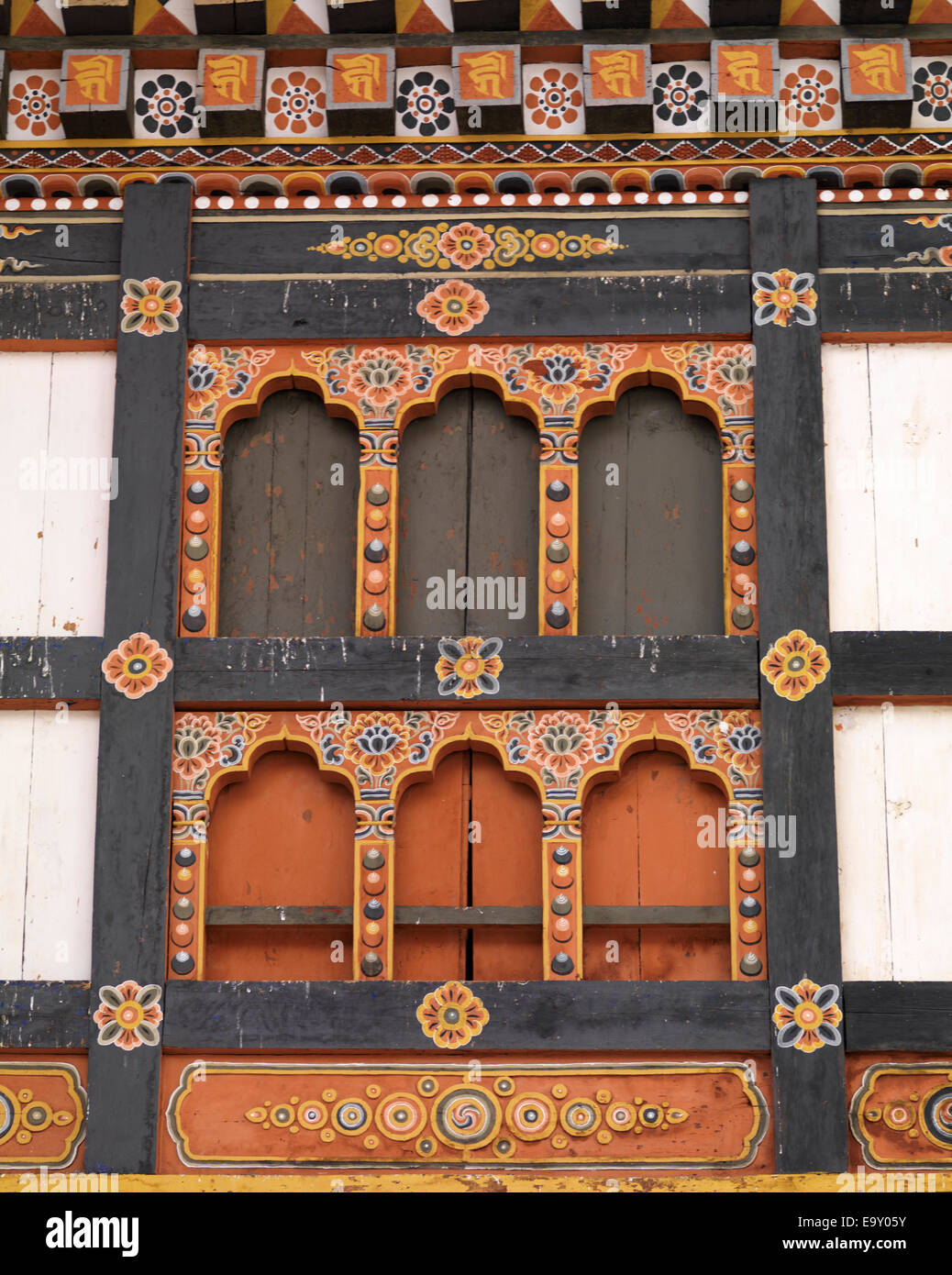 Windows of Rinpung Dzong, Paro Valley, Paro District, Bhutan Stock ...