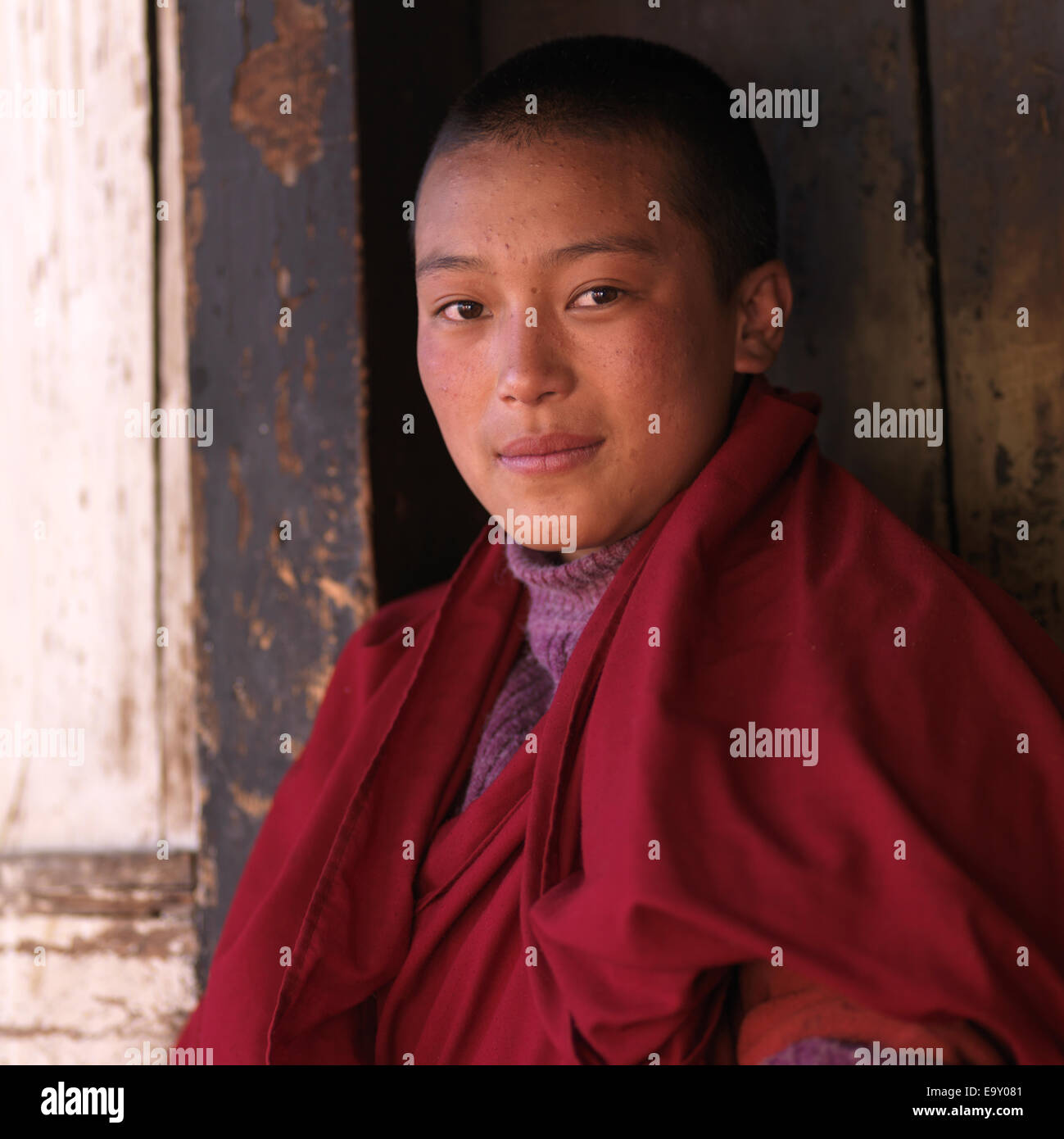 Female monk hi-res stock photography and images - Alamy