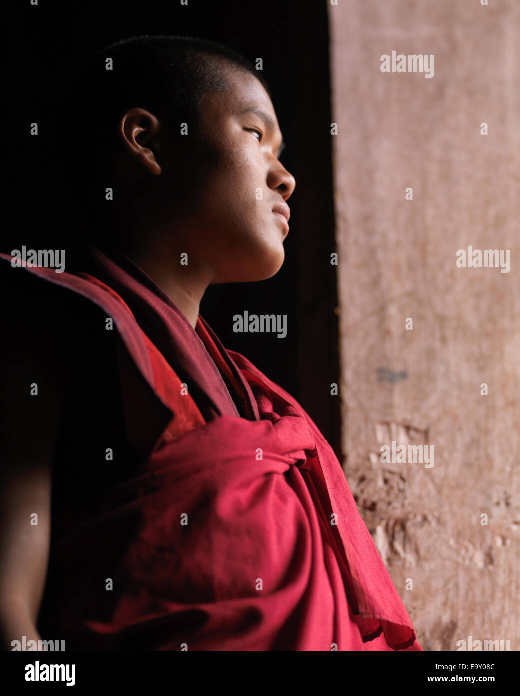 Monk thinking hi-res stock photography and images - Alamy
