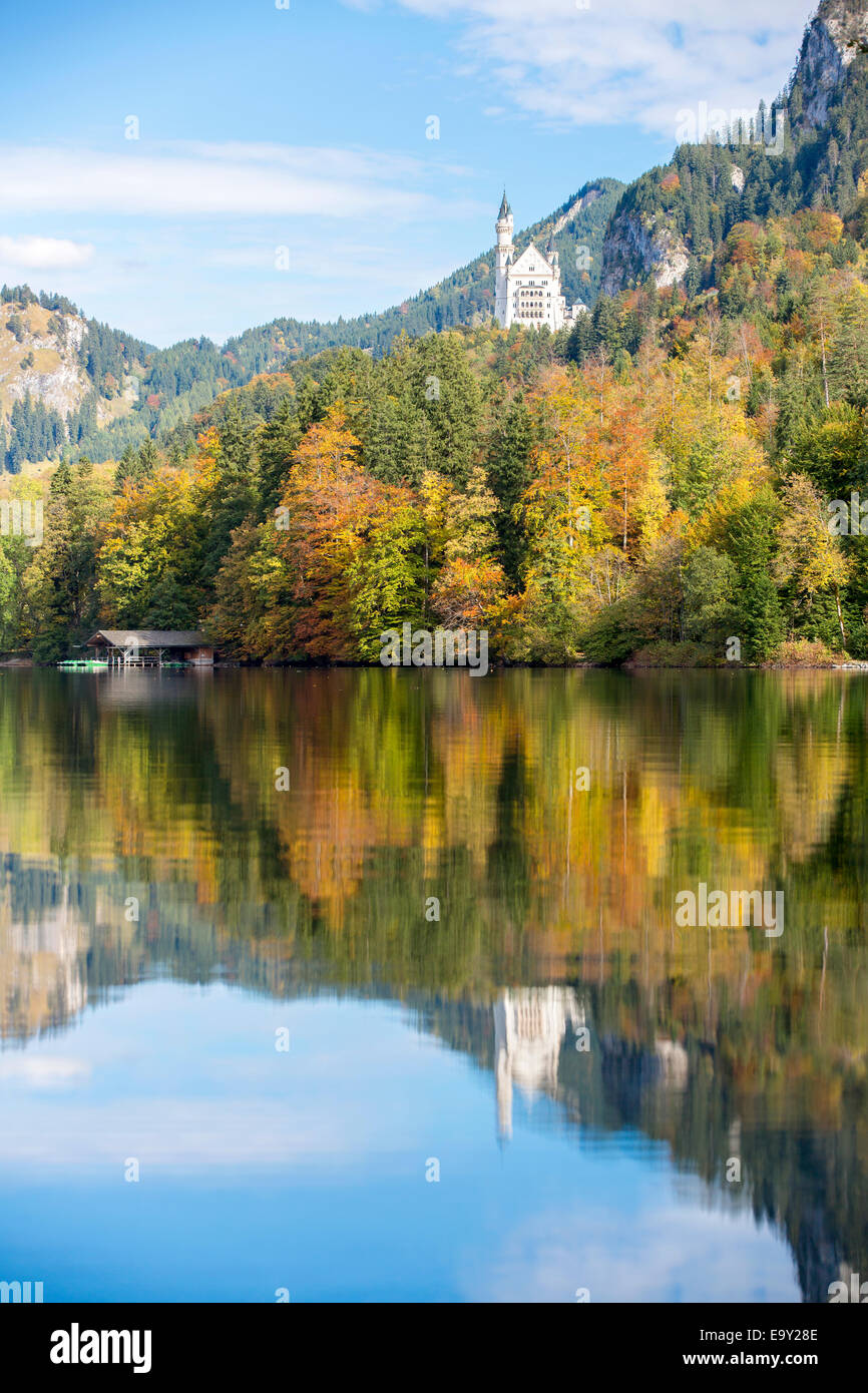 Alpsee lake with Schloss Neuschwanstein Castle in autumn, Füssen, East ...