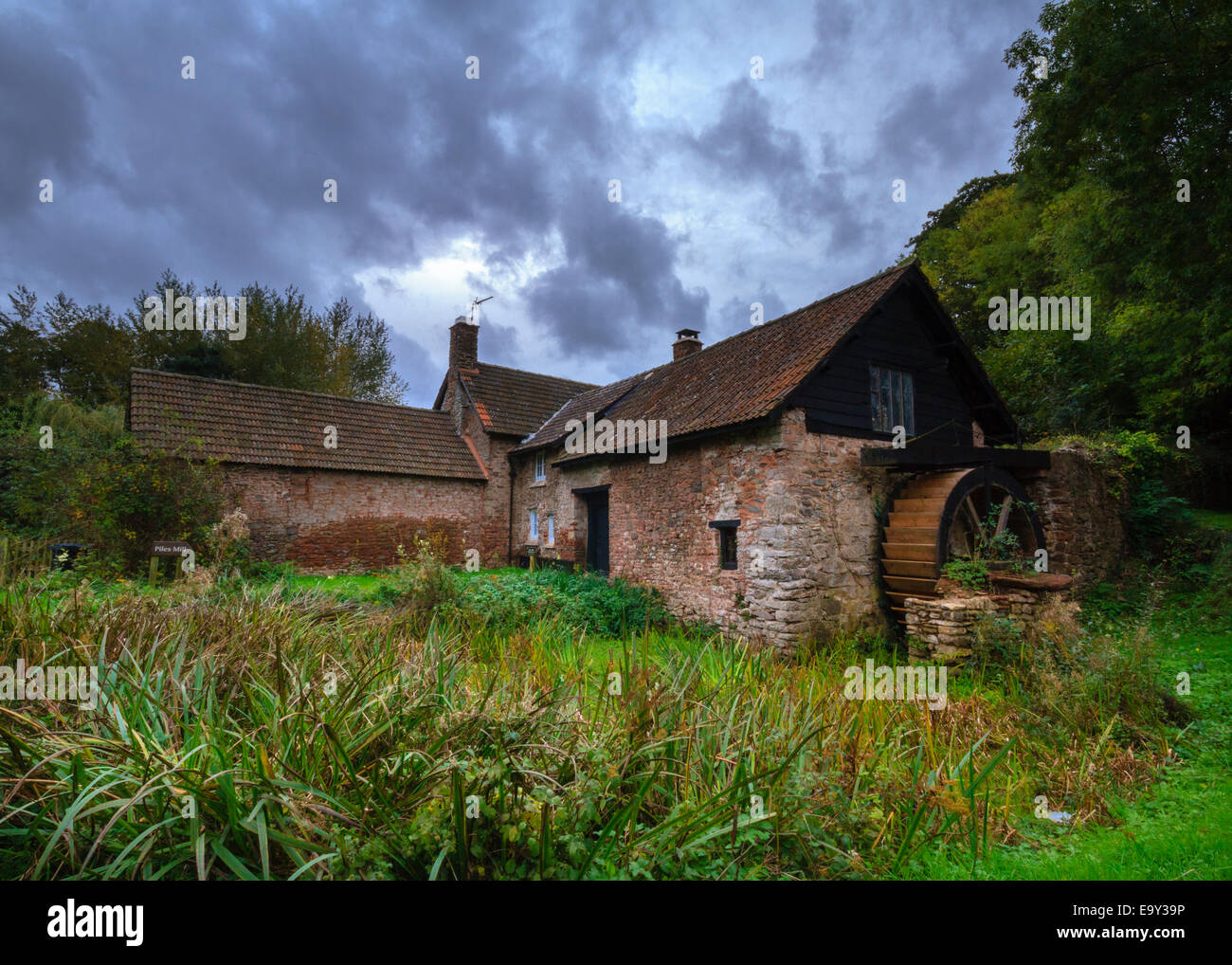 This small jointed cruck building dates from the 16th century, and has ...