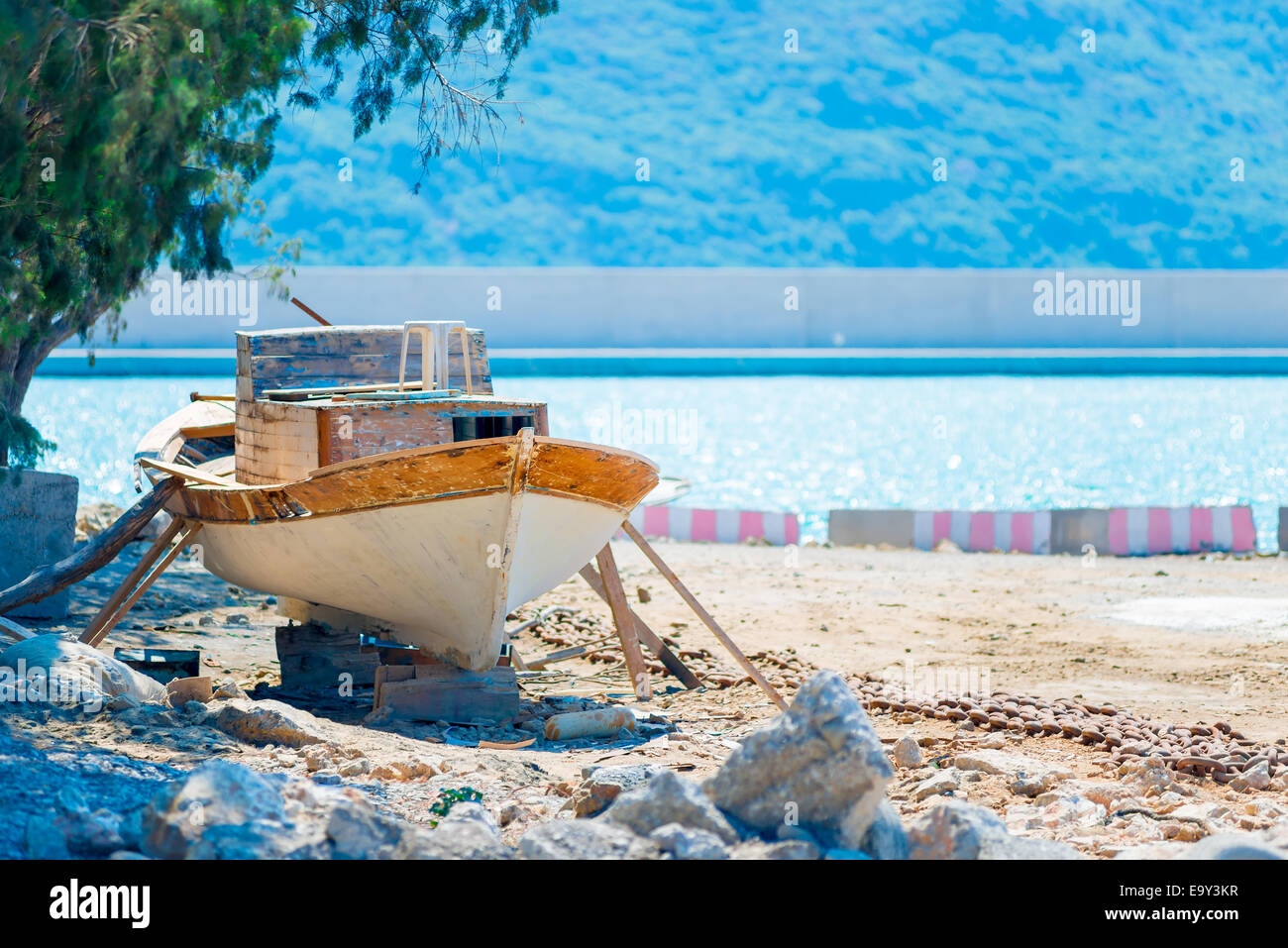 Vessel stands hi-res stock photography and images - Alamy