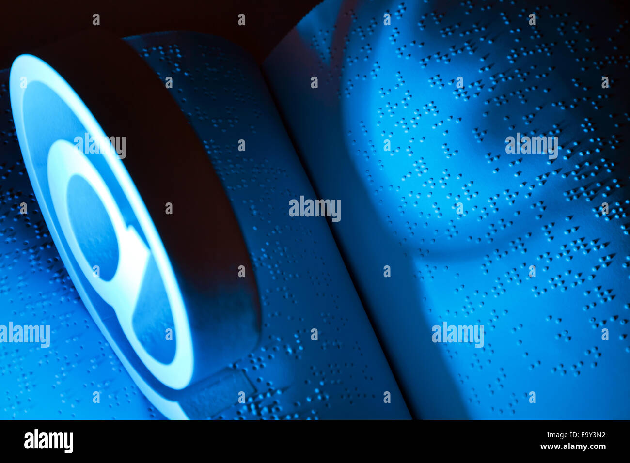 Electronic braille system blind hi-res stock photography and images - Alamy