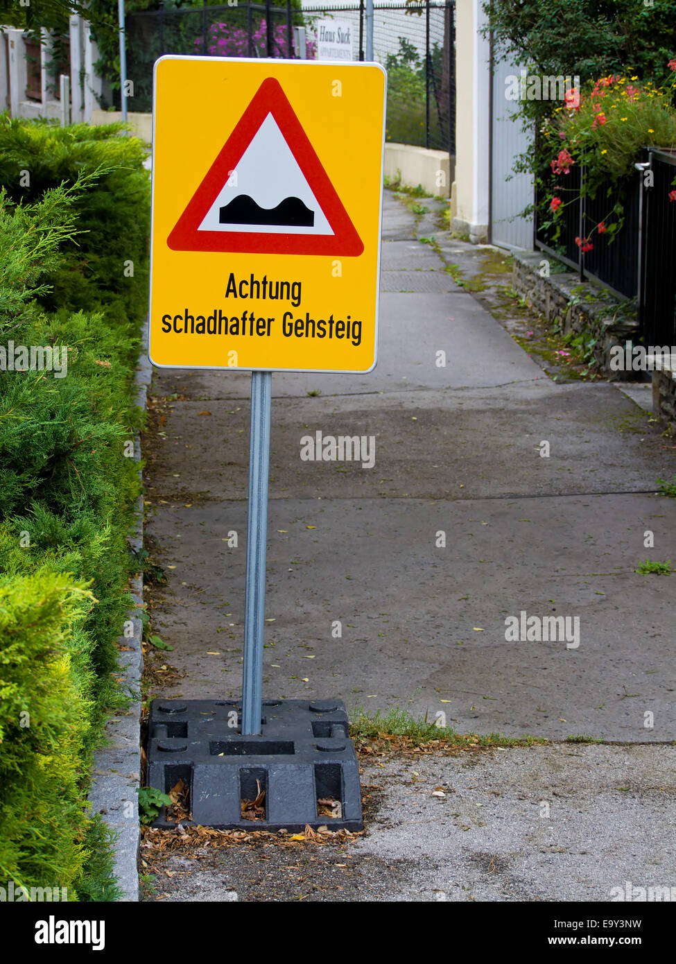 Defective roads hi-res stock photography and images - Alamy