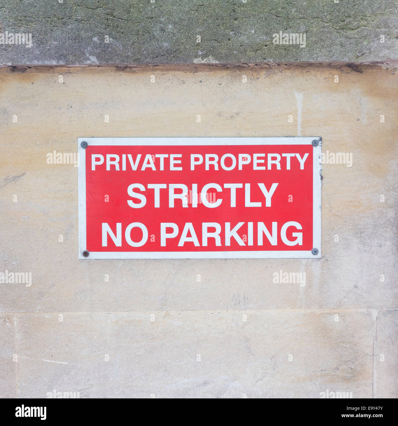 Strictly no parking sign, UK Stock Photo - Alamy