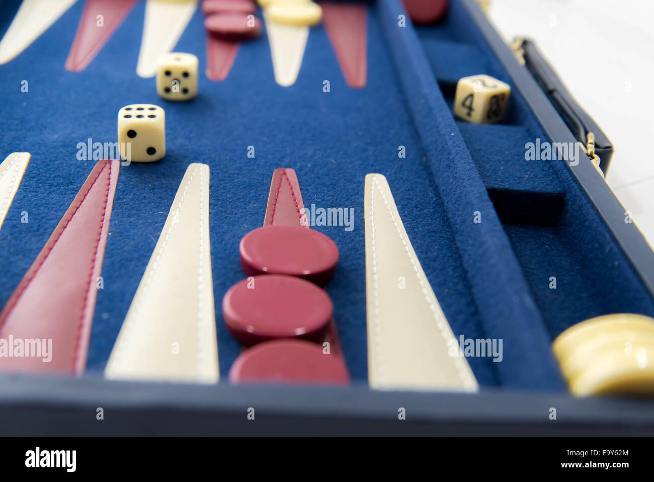 Backgammon Set Stock Photos & Backgammon Set Stock Images - Alamy