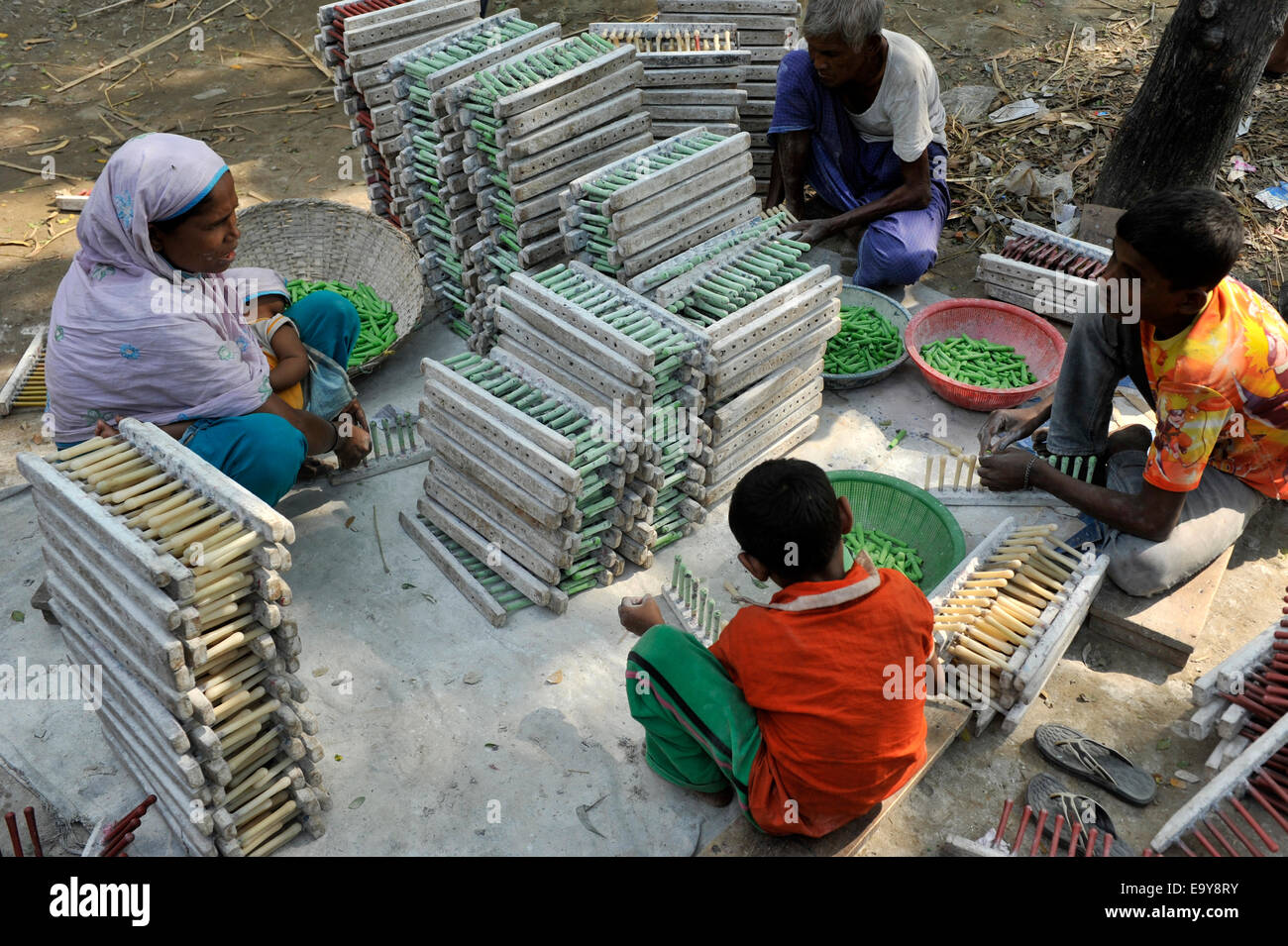 A Child works in a balloon factory's field at Dhaka. In Bangladesh ...