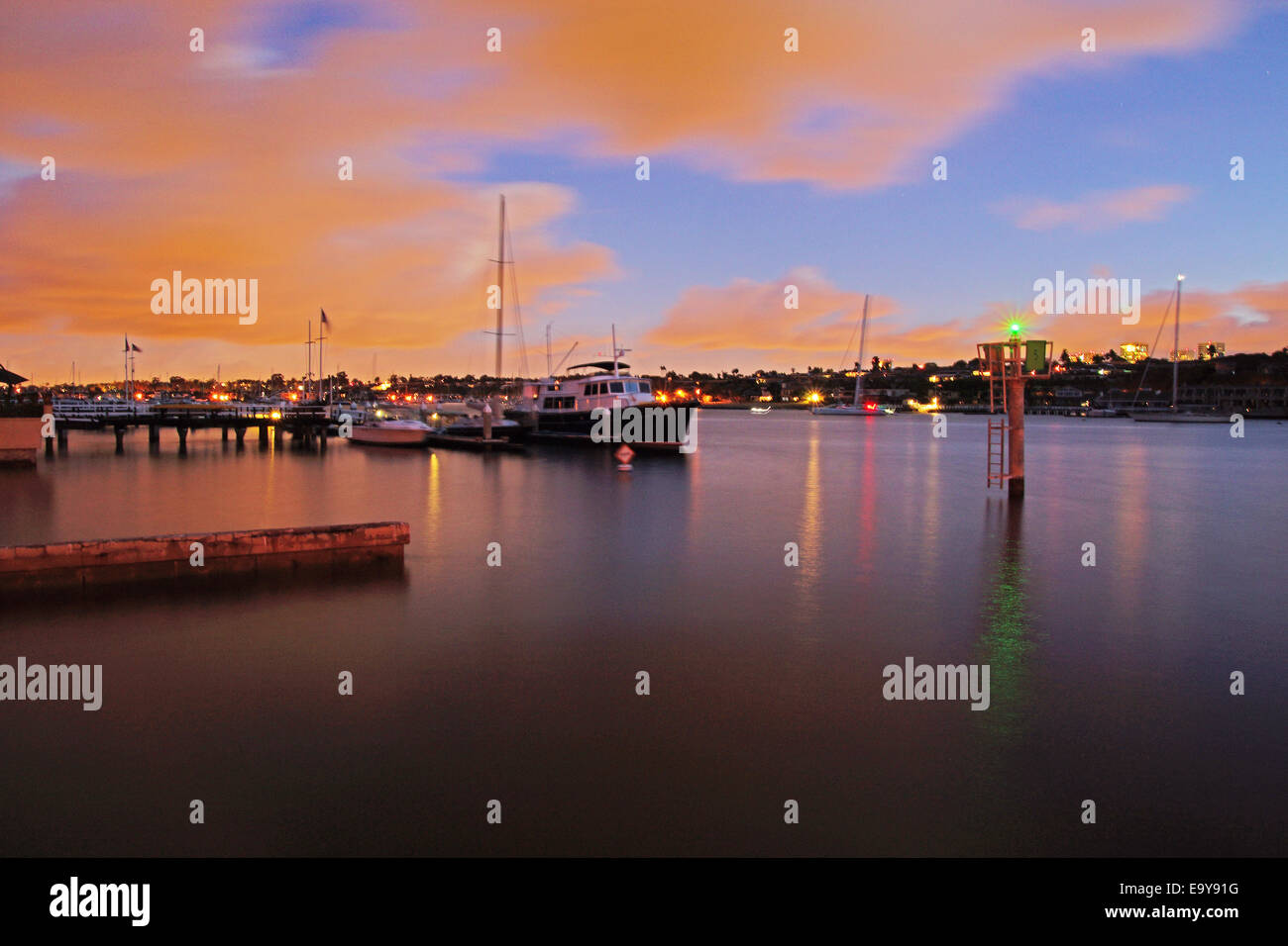 Balboa island pier hi-res stock photography and images - Alamy