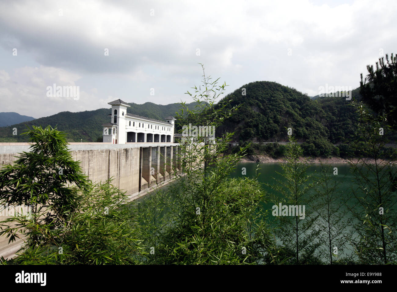 Zhejiang reservoir hi-res stock photography and images - Alamy