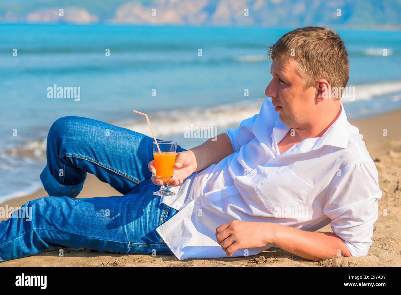 Men in beach clothes hi-res stock photography and images - Alamy