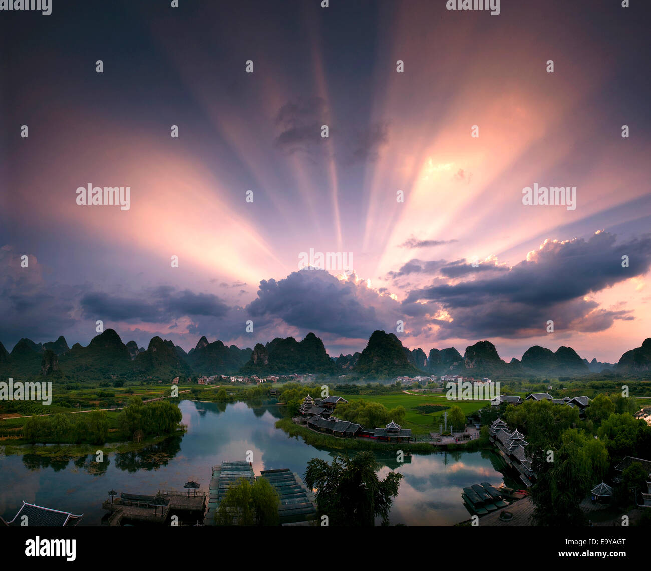 Guilin, Yangshuo scenery Stock Photo - Alamy