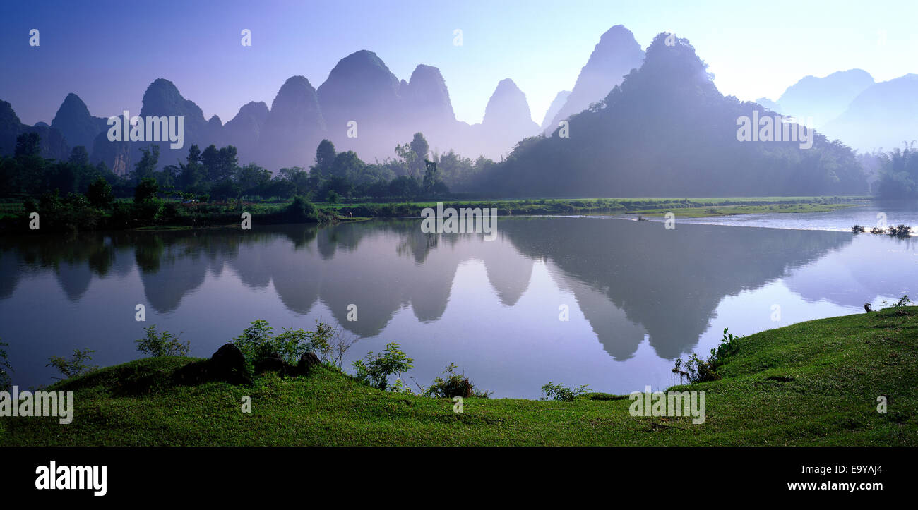 Guilin, Yangshuo scenery Stock Photo - Alamy