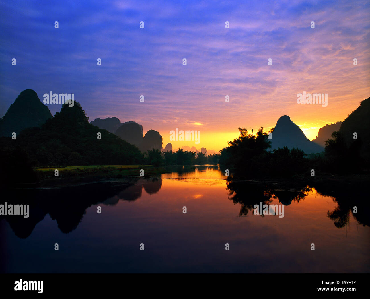 Guilin, Yangshuo scenery Stock Photo - Alamy