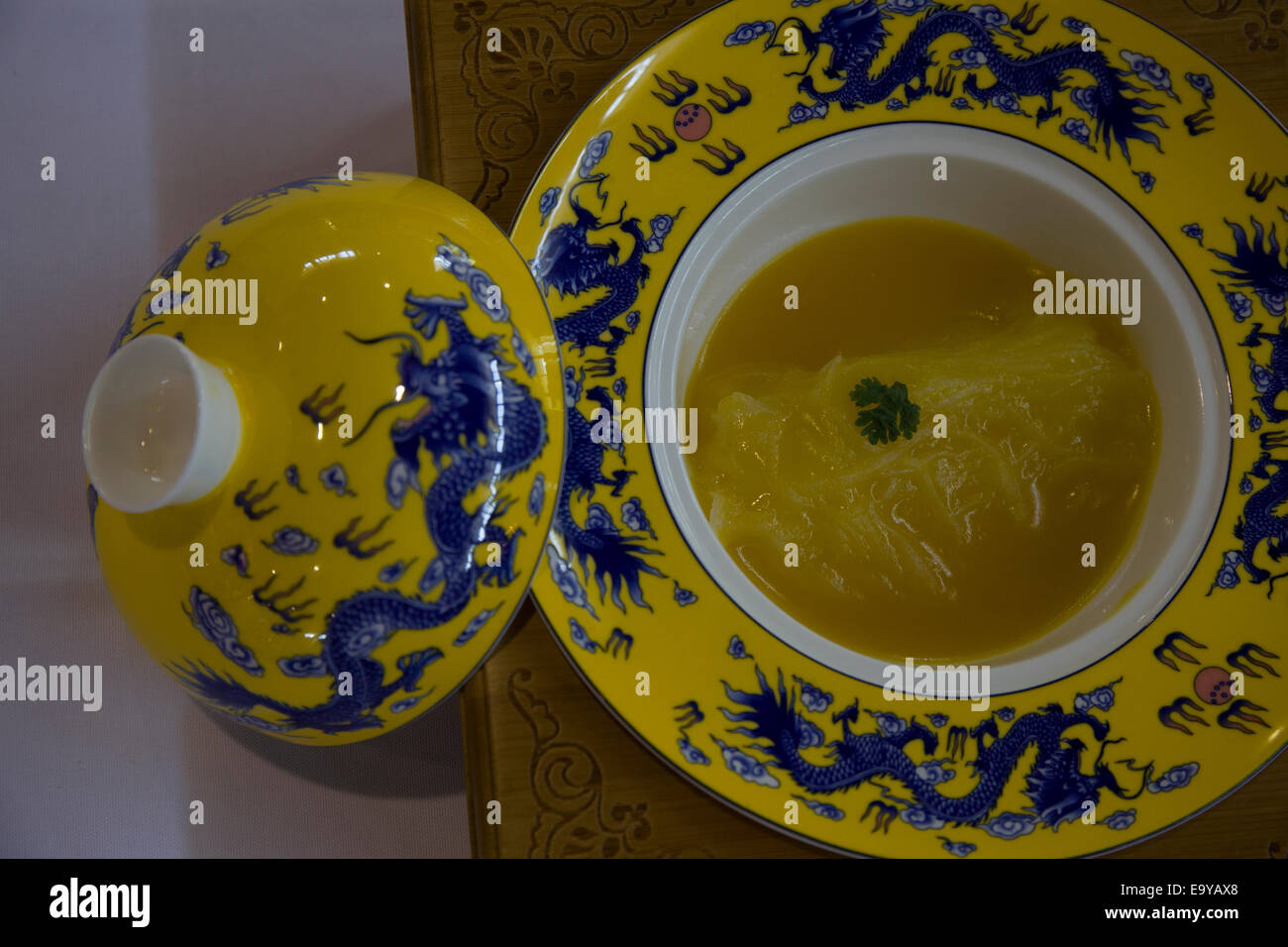 Ancient chinese food container hi-res stock photography and images - Alamy