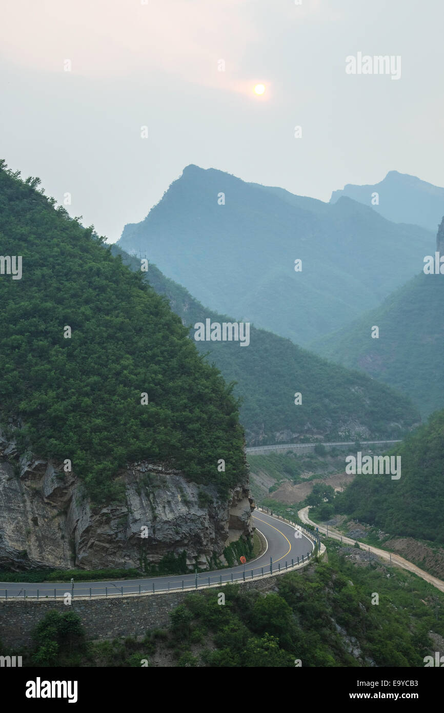 Steep hill directly hi-res stock photography and images - Alamy